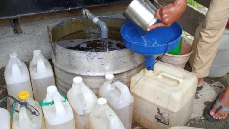 Jeritan Ibu Rumah Tangga di Sikka Akibat Kelangkaan Minyak Tanah