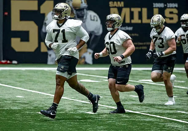 NFL fans can now rep their team poolside with bold new Chubbies swim ...
