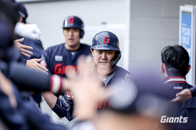 KBO 외인 신입생 6실점 무너졌는데…롯데 2위 탈환 어떻게 가능했나, 김태형 "집중력 잃지 않았다, 손호영 좋았어" [MD대전]