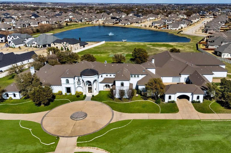 Deion Sanders' former Texas mansion and childhood home of Shedeur ...