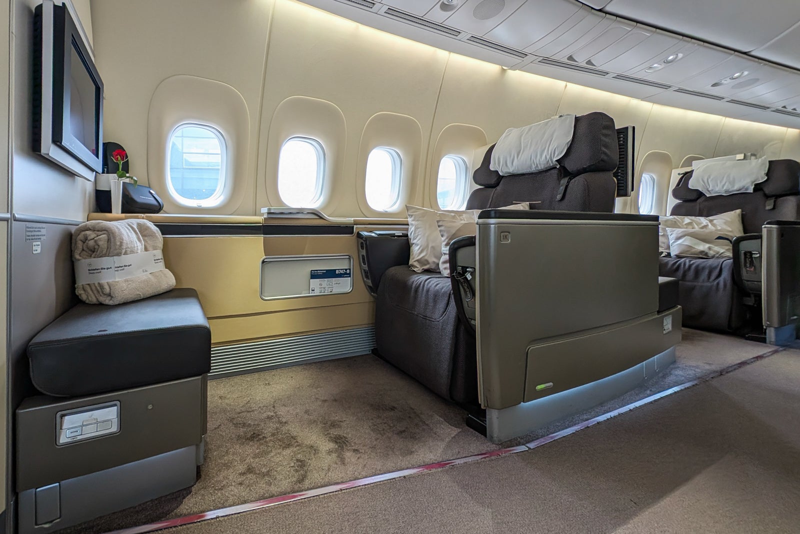 Don't worry — you can still book Lufthansa first class to Europe with ...
