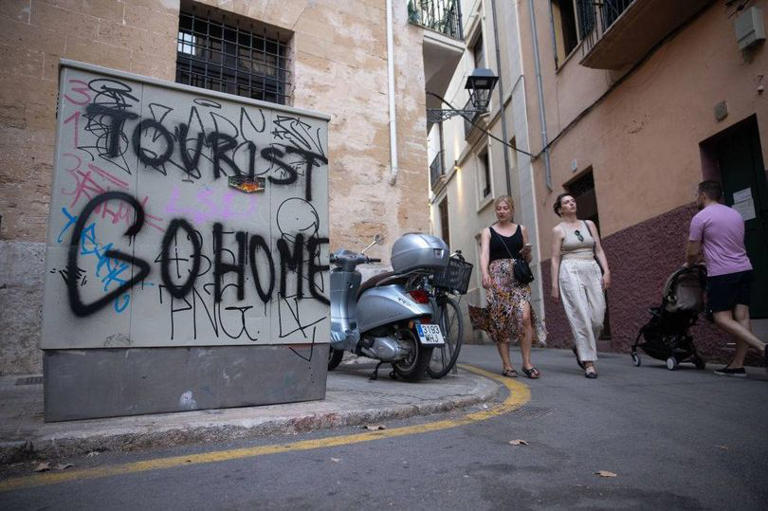 Irish tourist blow as Spain set to enact new Airbnb rules after local ...