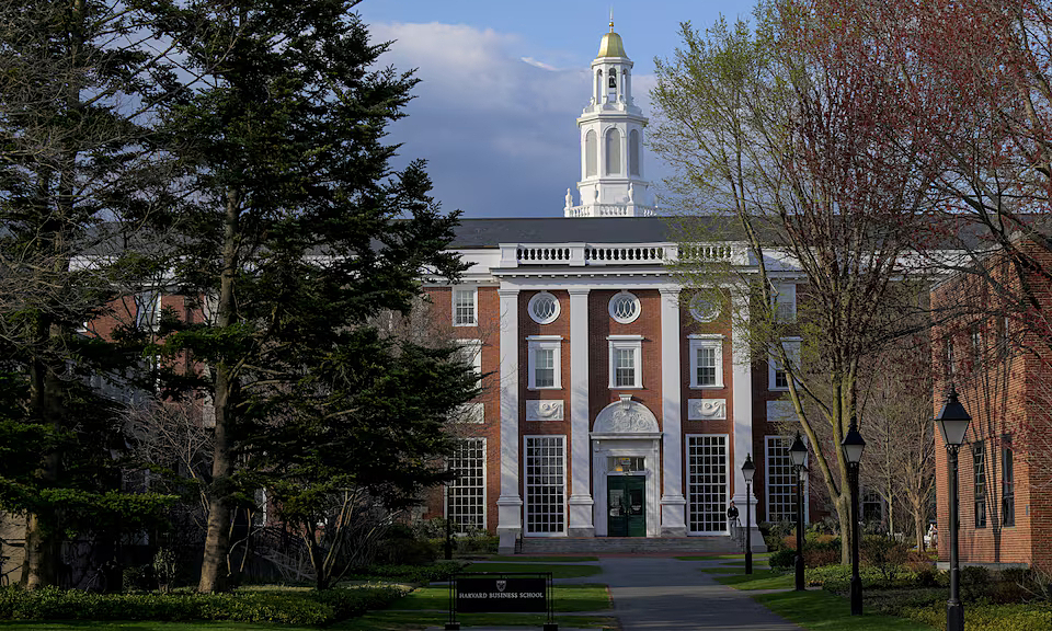 Chinese students cancel flights, fear ICE raids as Trump bans Harvard ...