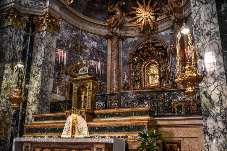 La storia della Beata Vergine di San Luca a Bologna, simbolo di una ...