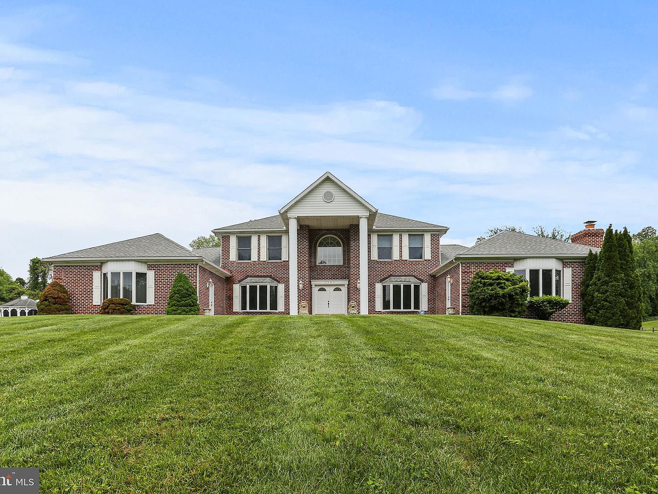 Georgian Colonial Home in Havre De Grace with Classic Charm and 8 ...