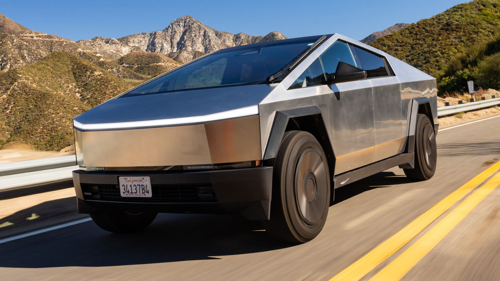 Cybertruck Owners Reveal How Much Resale Value They Lose in 12 Months