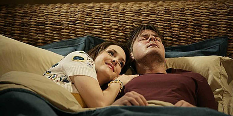 Two And A Half Men Ending Explained: Charlie's Return & The Final Scene ...