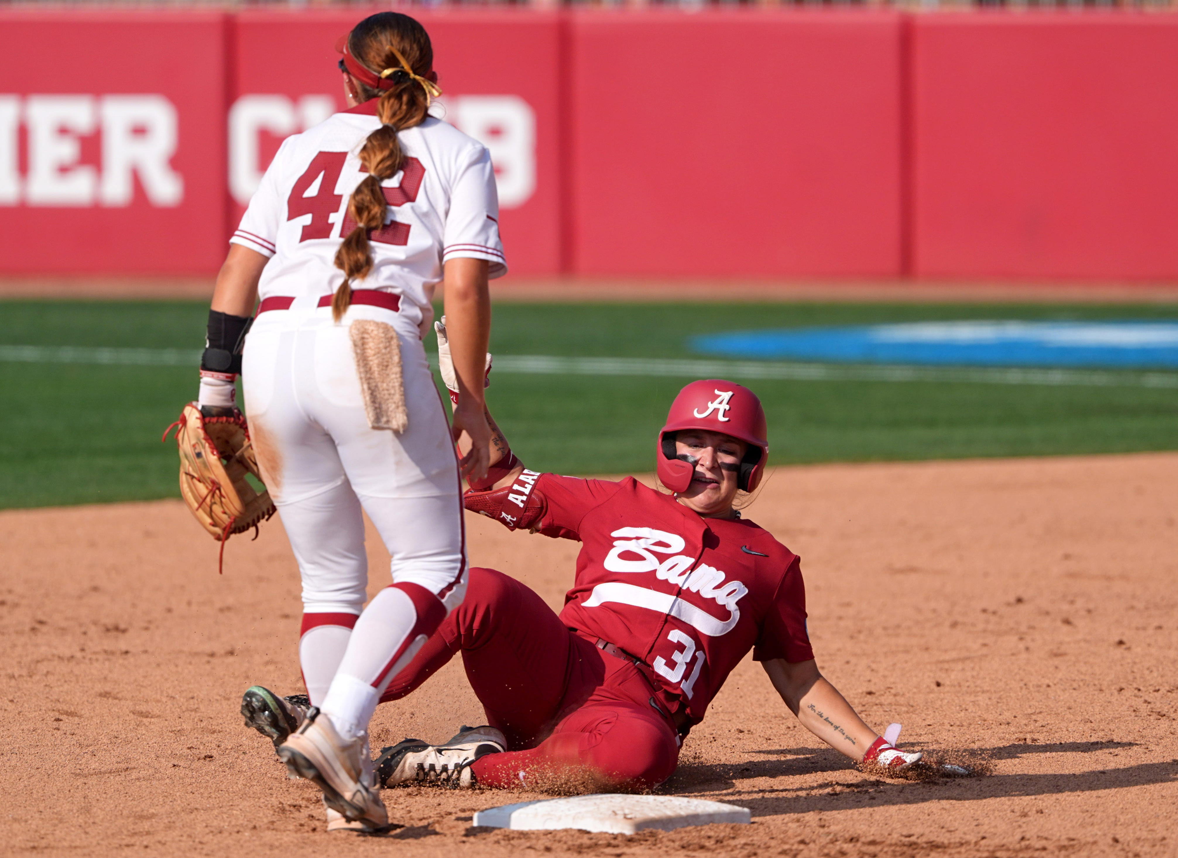 Alabama softball player named Softball America Star Player of the Week