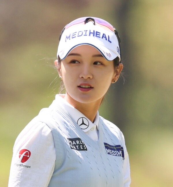 '36홀 노보기' 박현경, 역전 우승 기대…"자신감 있게 플레이하고 싶어요" [KLPGA E1채리티오픈]