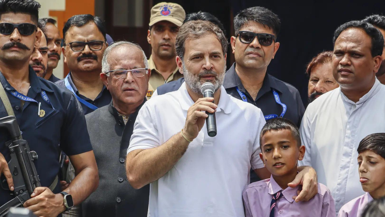 'Broken houses, scattered belongings, moist eyes': Rahul Gandhi visits ...
