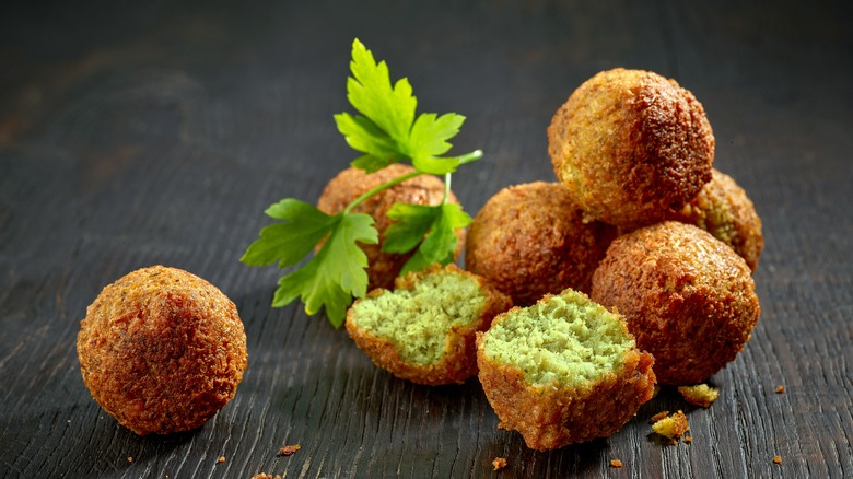Mistakes Everyone Makes With Falafel