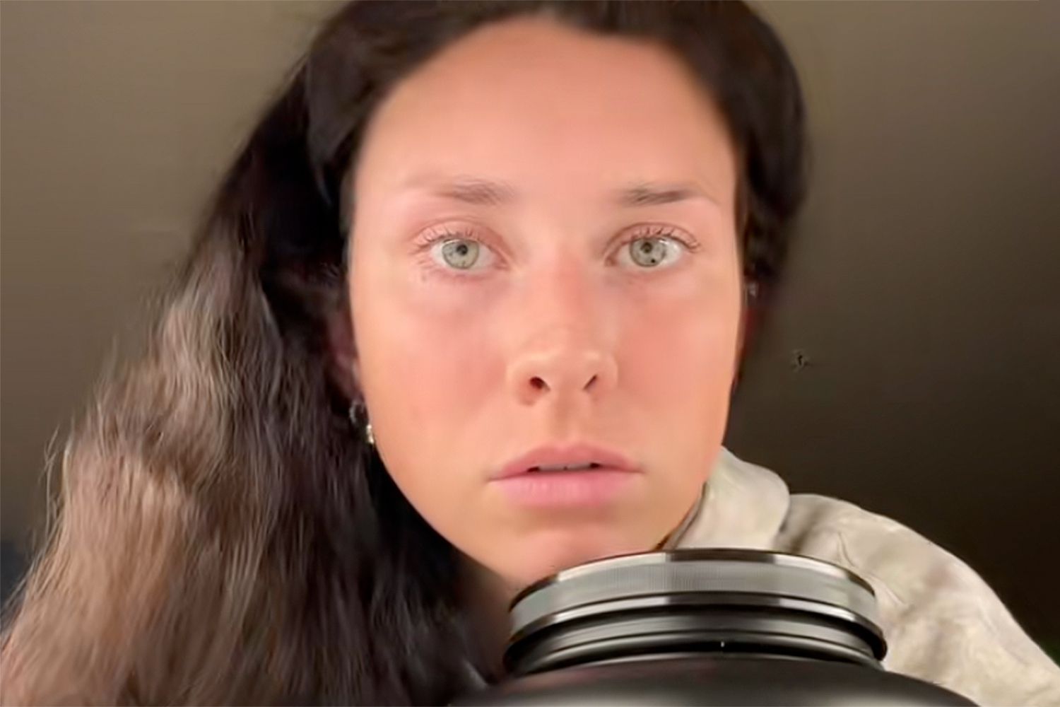 Woman Stunned After She Gets Unexpected Text from Date While Filming ...