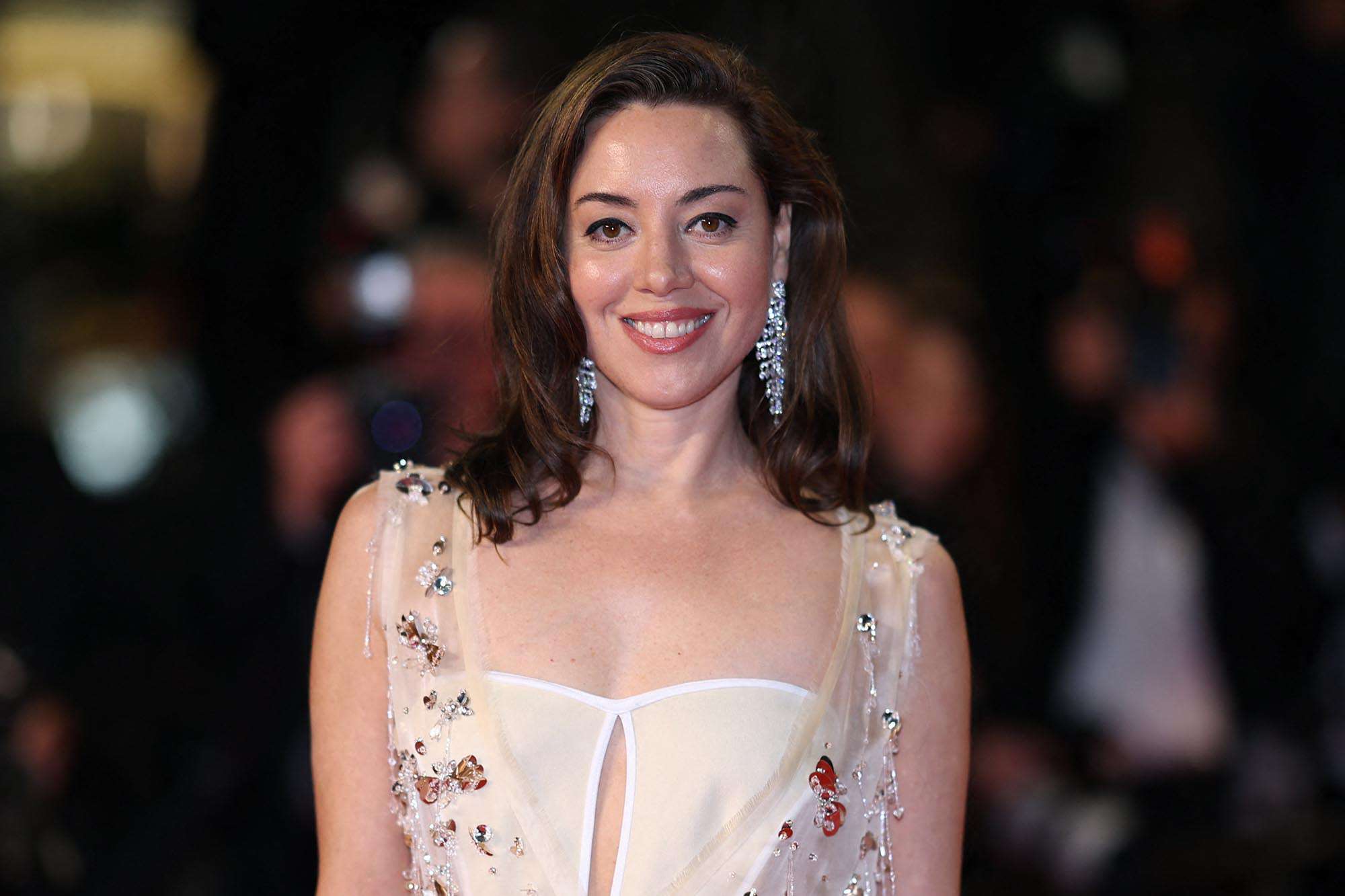 Aubrey Plaza walks red carpet for her first time since husband's death