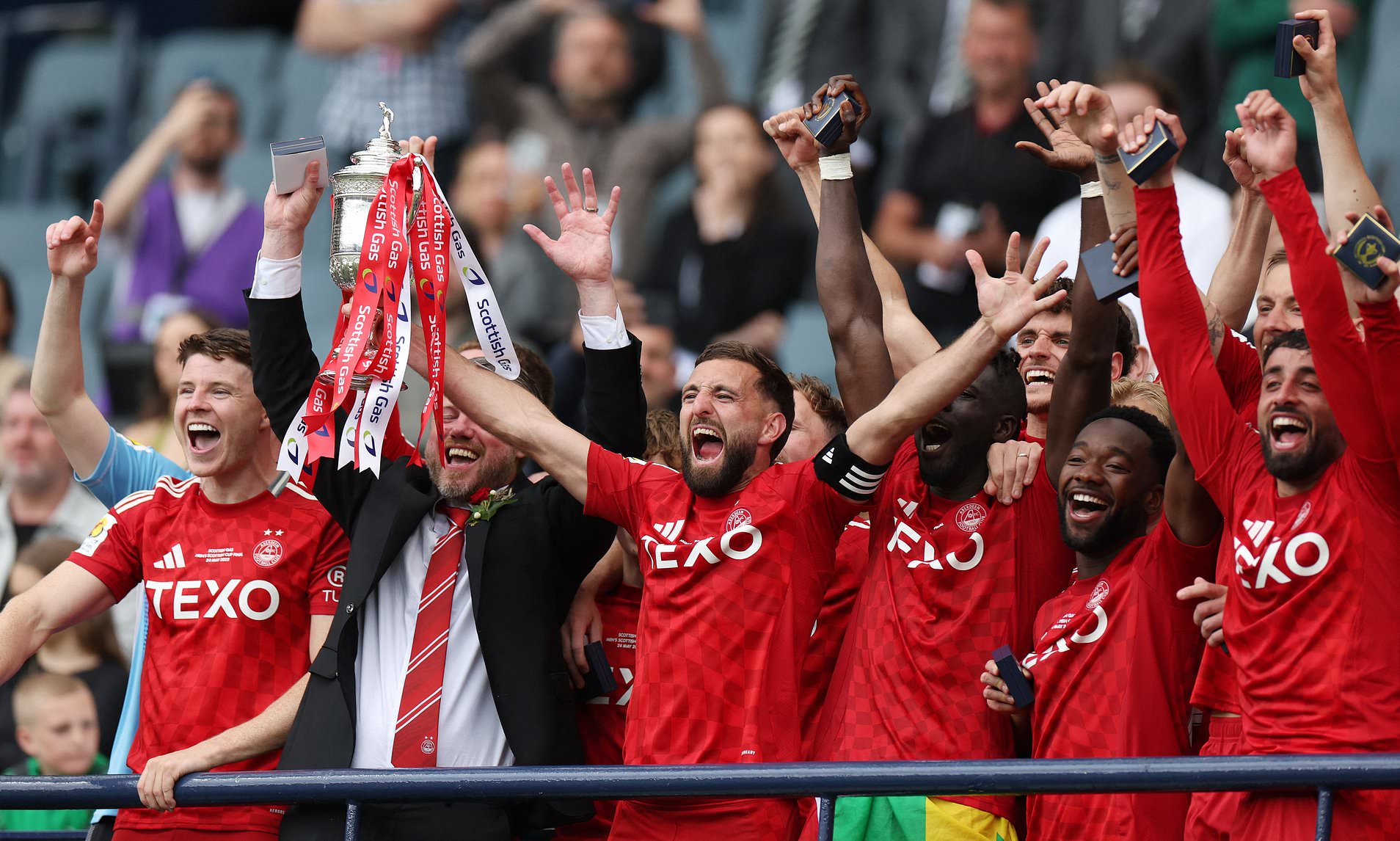 Thelin's masterplan pays off as Aberdeen deny Celtic the Treble and ...