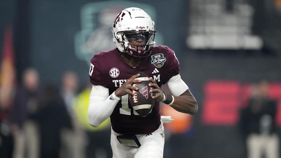 Texas A&M Star QB Inks NIL Deal with Private Jet Company For Key ...