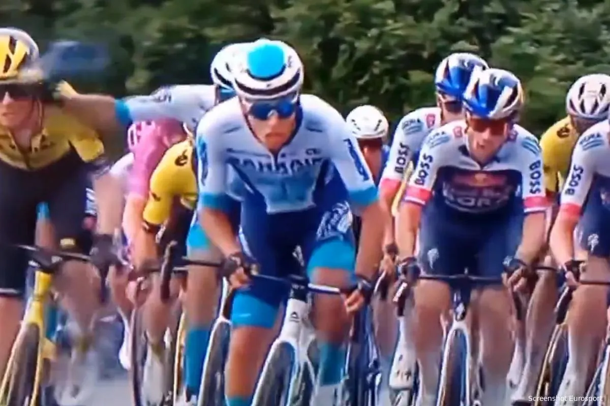 Fines and time penalties Giro d'Italia 2025 | Yellow card for Caruso ...