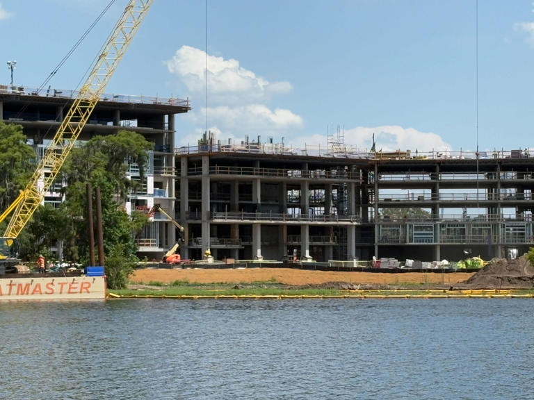 PHOTOS: New Roof Overhang Added to Disney Lakeshore Lodge Building
