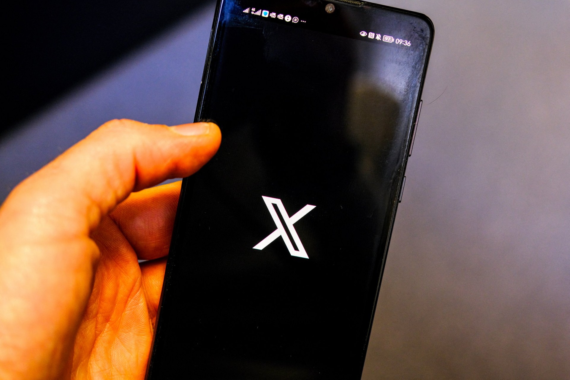 X goes down leaving thousands of users unable to load posts for second time this week