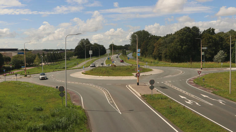 What Is A Turbo Roundabout And How Do You Safely Navigate One?