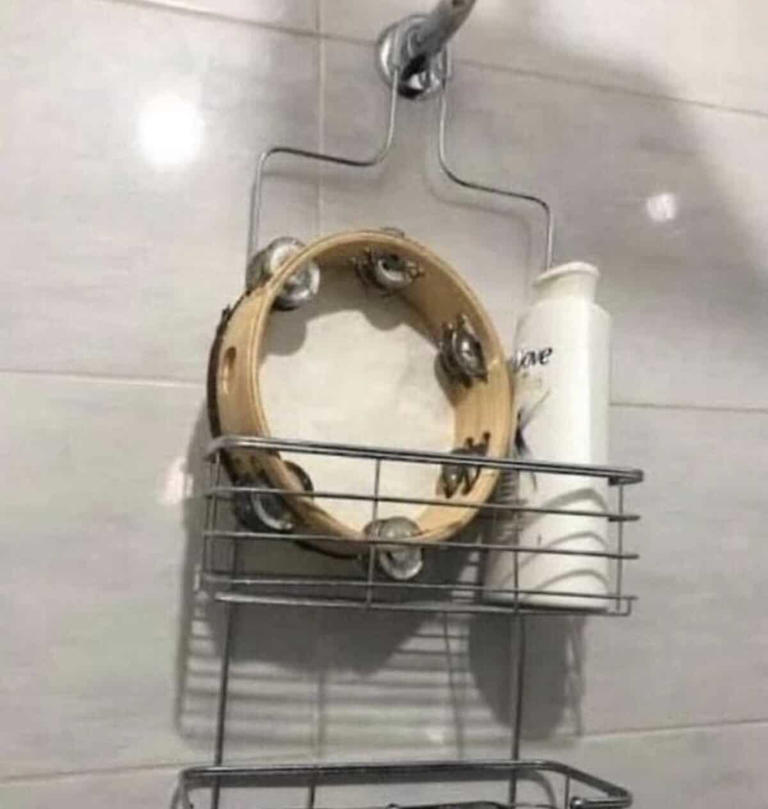 20 Funny Times Out-Of-Place Objects Turned Normal Photos Into ...