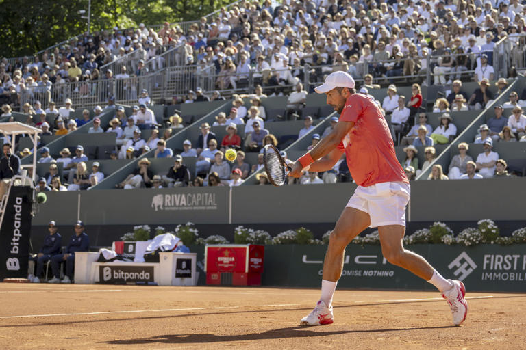 Djokovic gana su título individual número 100 en el Abierto de Ginebra