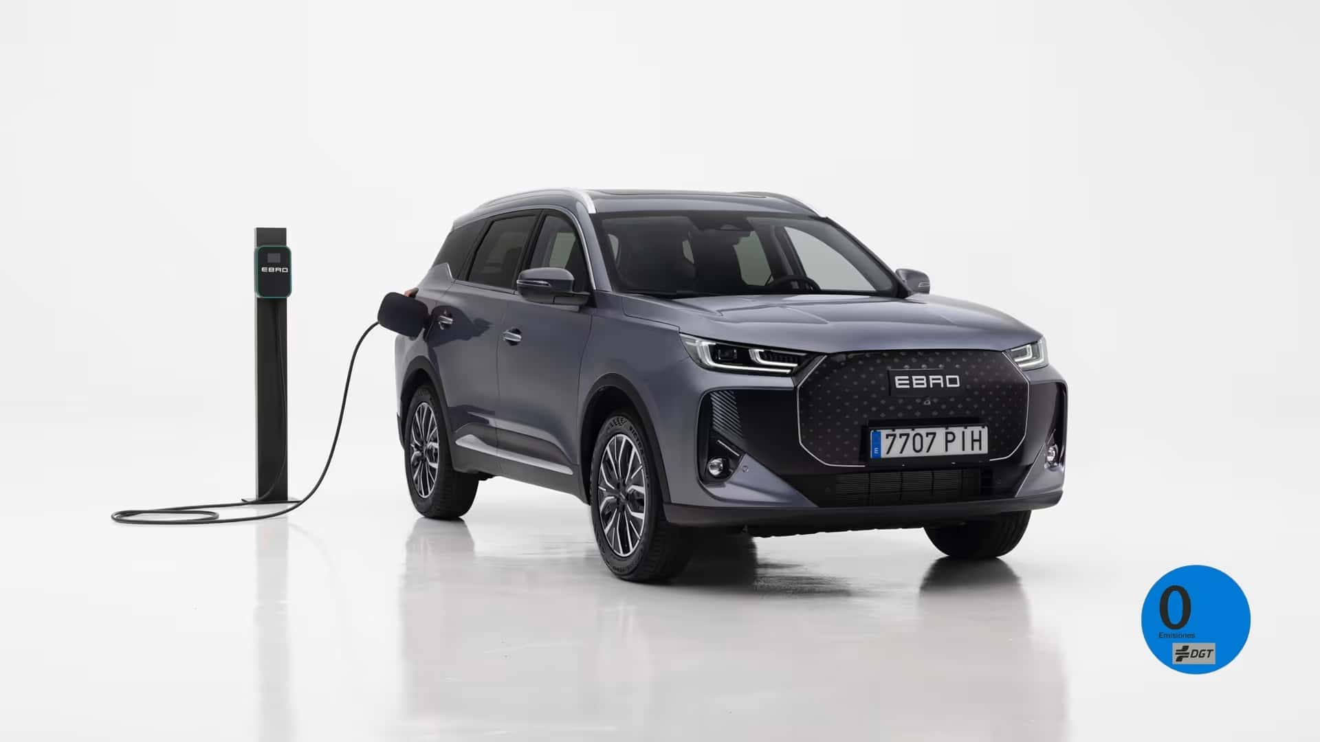 Nuevo EBRO s700 2025: SUV, PHEV, etiqueta 0, ultraequipado… ¡28.260