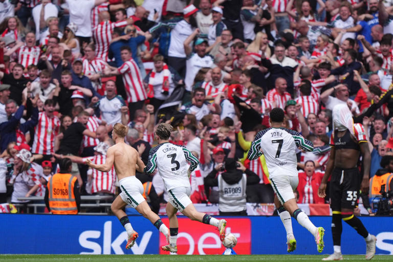 Sheffield United vs Sunderland LIVE: Black Cats snatch 95th-minute ...