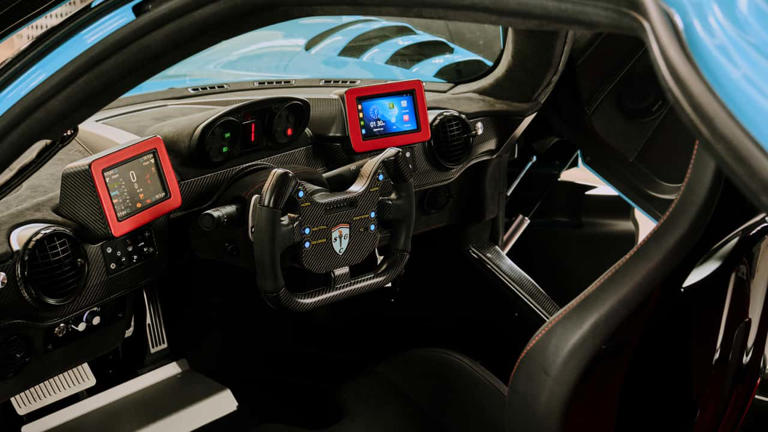 Ukraine begins production of new multi-purpose drone “Batyar” with 800 ...