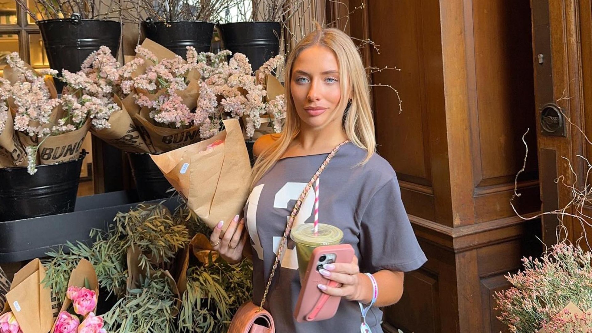 British Influencer Says She Was Robbed, Lost 'Everything' on U.S. Road Trip