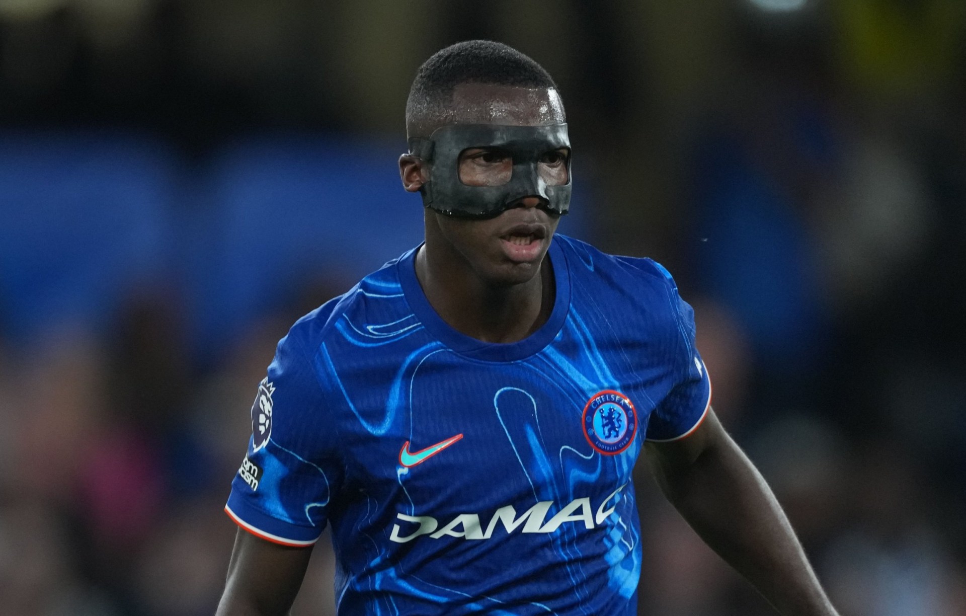 Why is Moises Caicedo wearing a mask for Chelsea