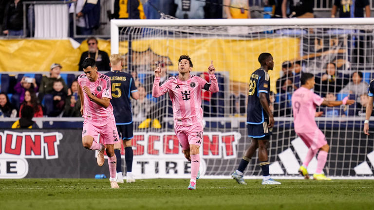 Lionel Messi scoort schitterend uit vrije trap, redt Inter Miami en ...