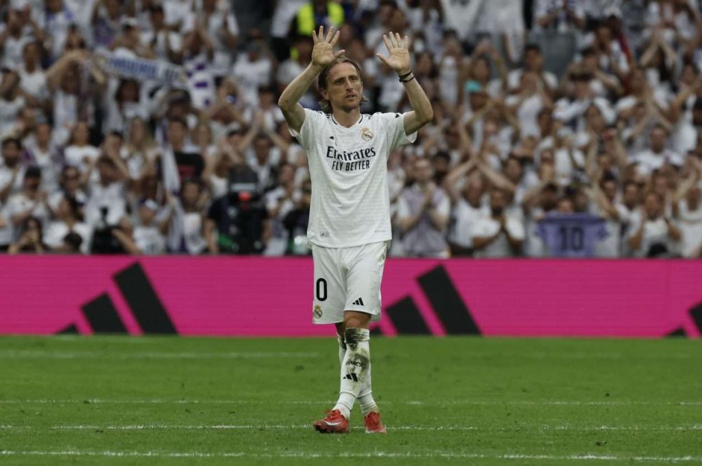 AS: Luka Modric jatkamassa uraansa Real Madridin jälkeen – vaihtoehtoja ...