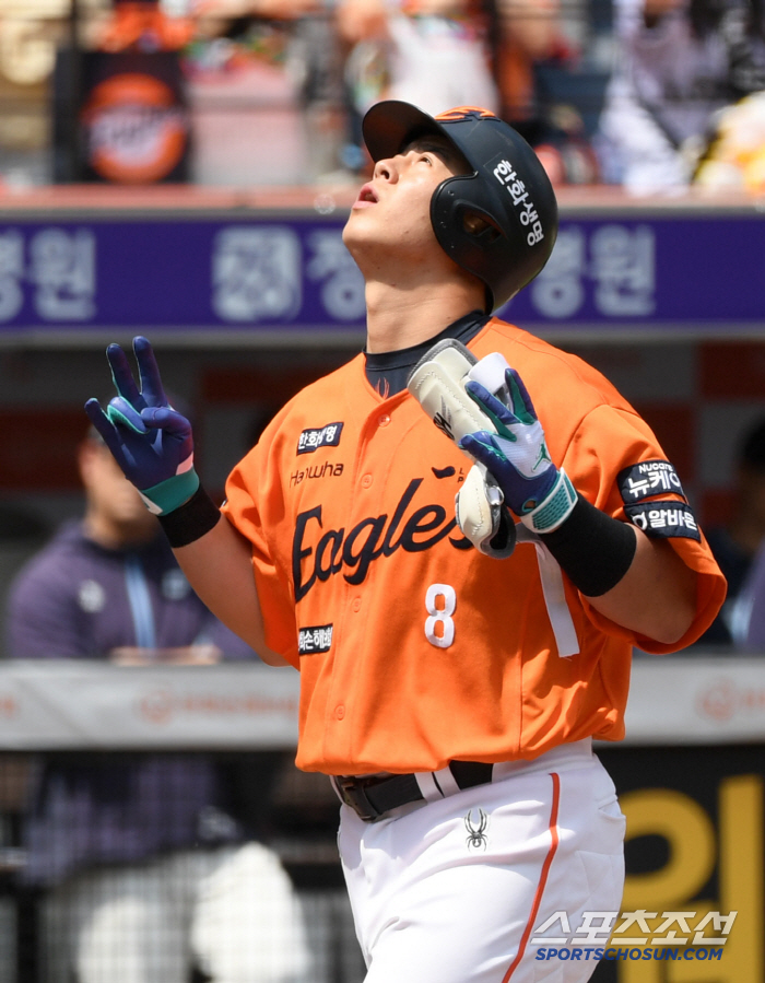 Three-run shot → Right hit, No. 4 hitter Noh Si-hwan (Daejeon site) who ...