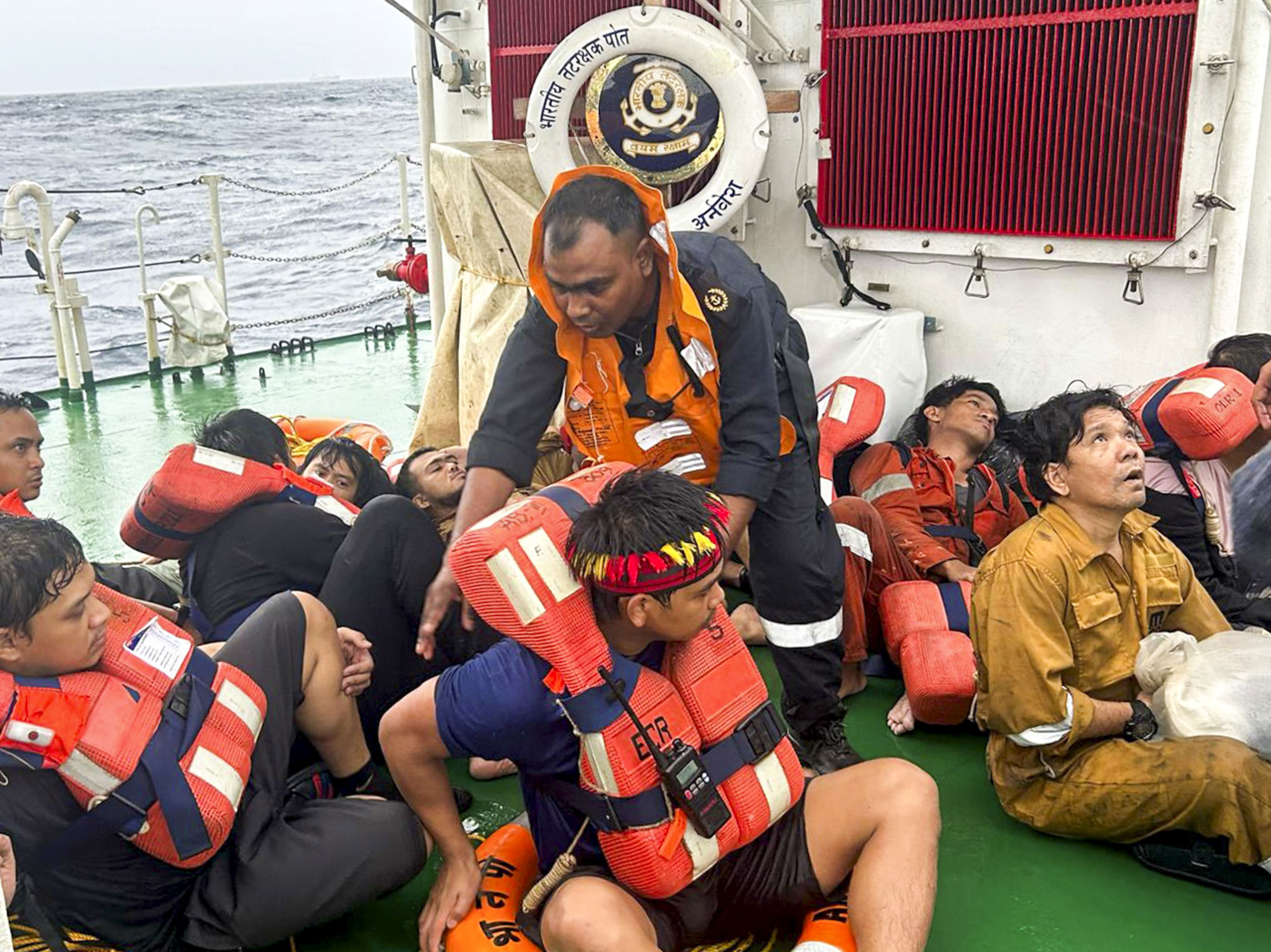 Liberian cargo ship sinks off Kerala coast, major oil leak triggers ...