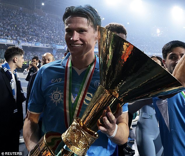 Naples bows down at the feet of Scott McTominay: the talisman who made ...