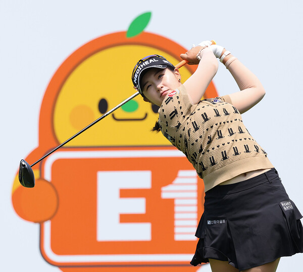 '6연속 톱10 행진' 박현경, 짜릿한 E1채리티오픈 우승…KLPGA 통산 8승