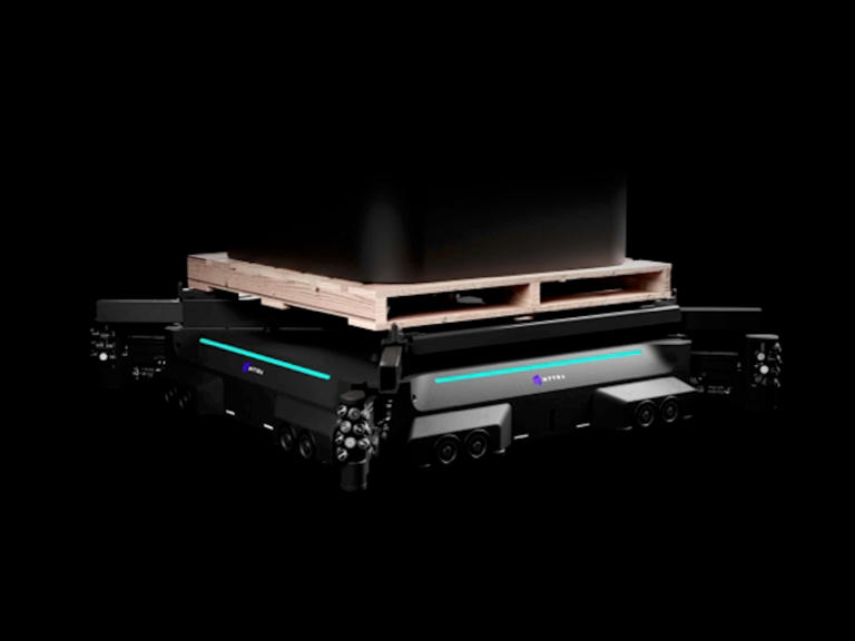 Elon Musk dreams of thousands of robots working in factories. Tesla's ...