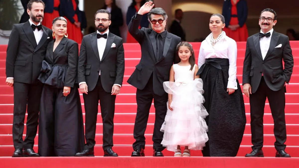 Jafar Panahi, banned Iranian director, wins Cannes Palme d’Or for 'It ...