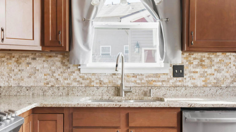 Can You Cover Up Your Outdated Kitchen Backsplash With Plaster? What To ...
