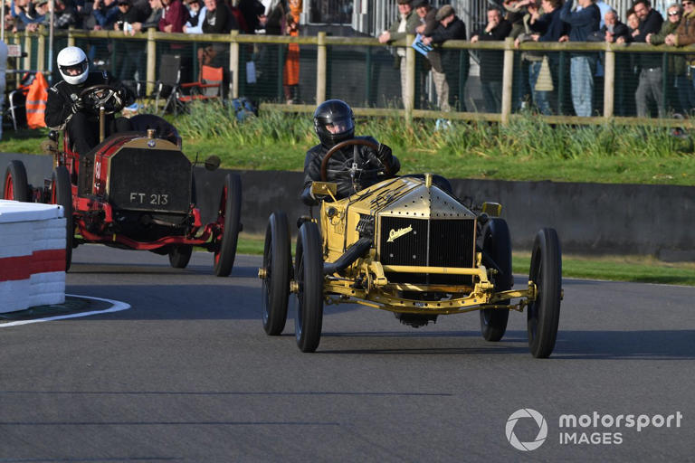Historics racer Julian Grimwade dies in crash at Donington Park