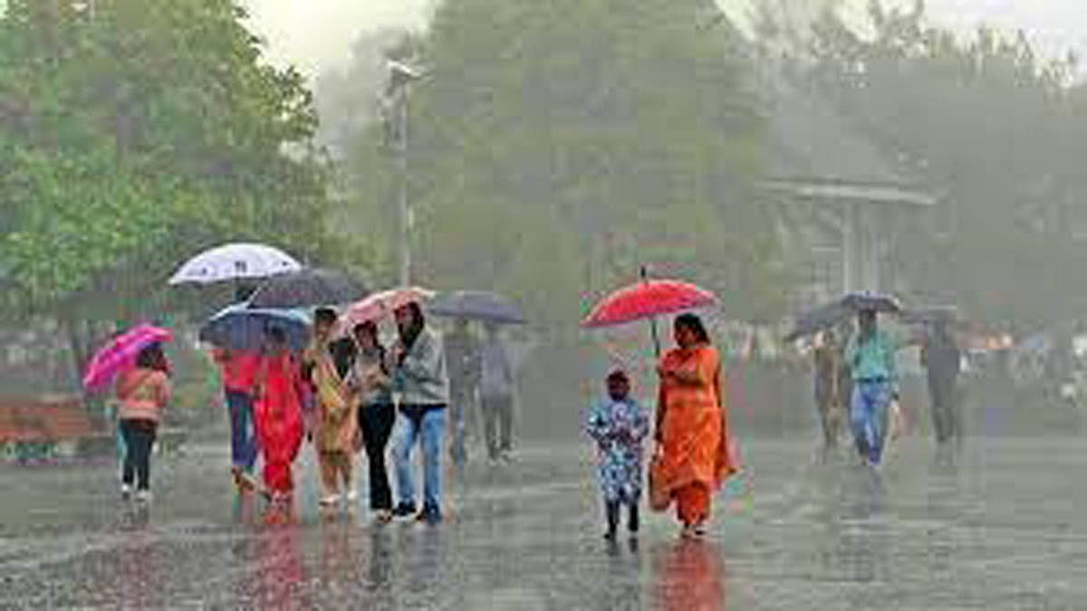 Heavy rains, strong winds continue to lash Kerala; Causing widespread ...