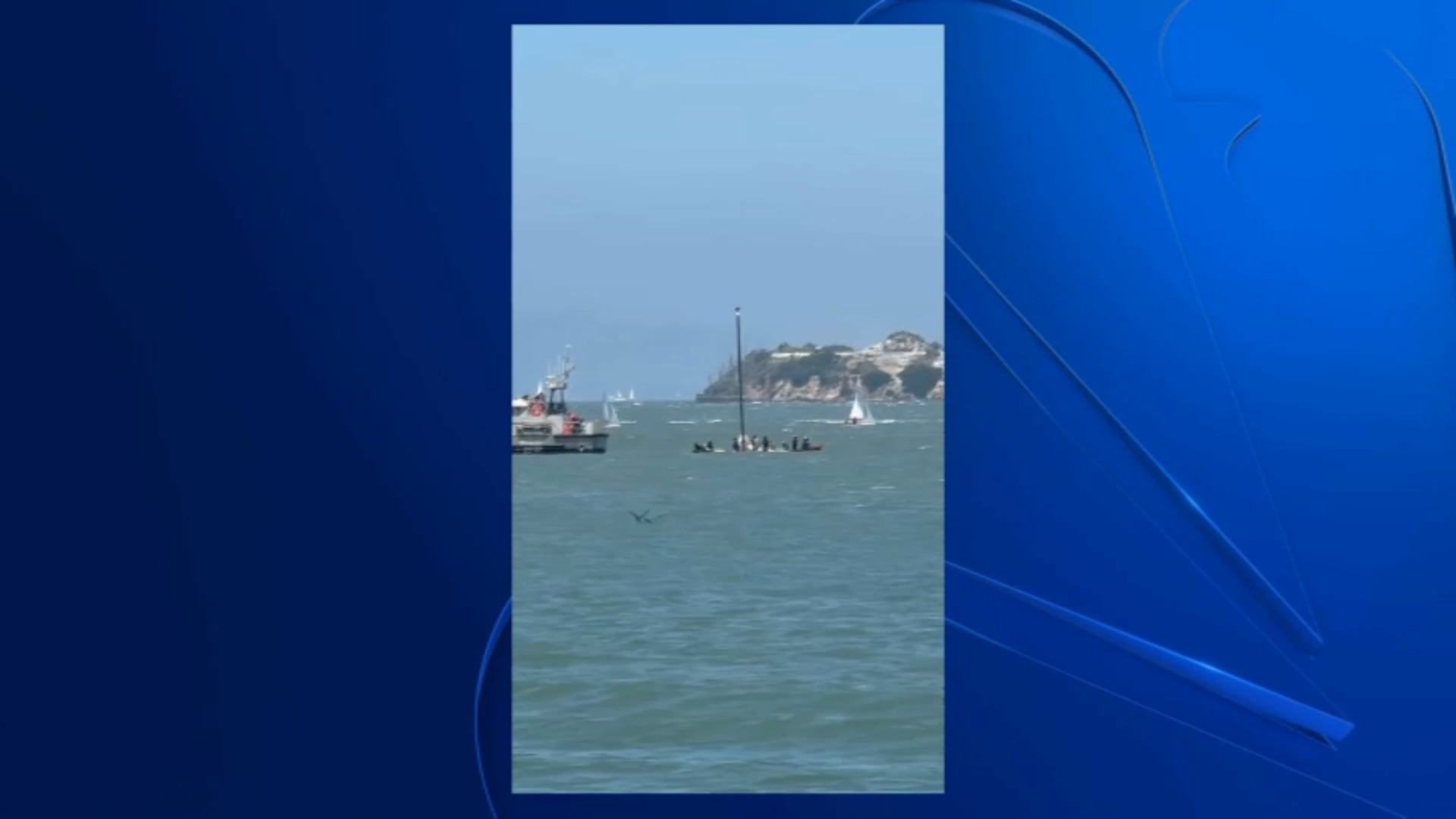 9 rescued from capsized sailboat in San Francisco Bay