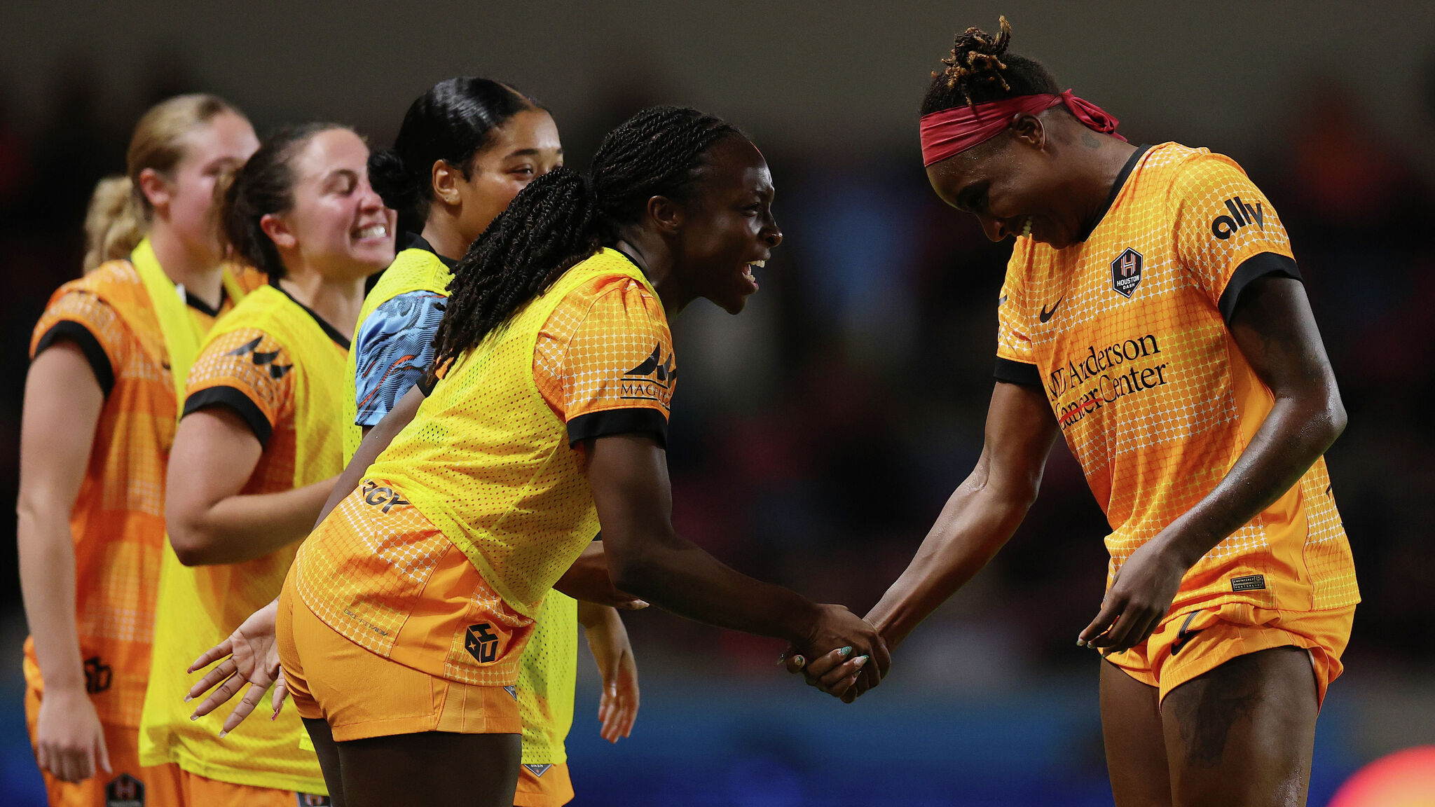 Messiah Bright scores her first goal with the Dash to help Houston draw ...