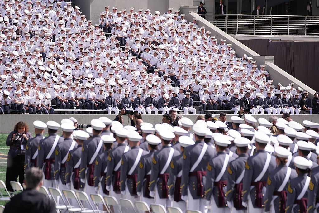 Trump's speech to West Point graduates mixes praise, politics and ...