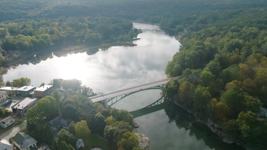 Kid's quick thinking saves child who accidentally fell into Delaware ...