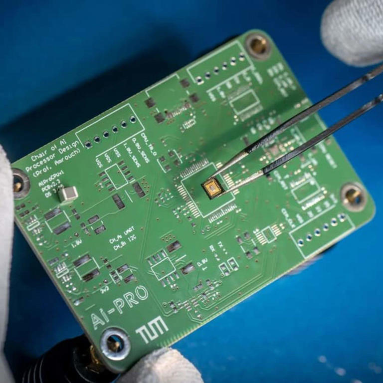 Consume 100 veces menos y funciona sin conexión, así es el nuevo chip ...