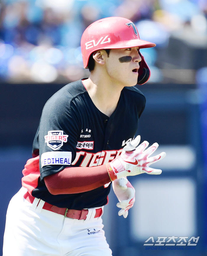 Wow, what should I throw? Home run, home run, home run, home run, Kim ...