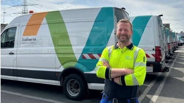 Fahrzeuge der Stadtwerke mit neuen Farben unterwegs