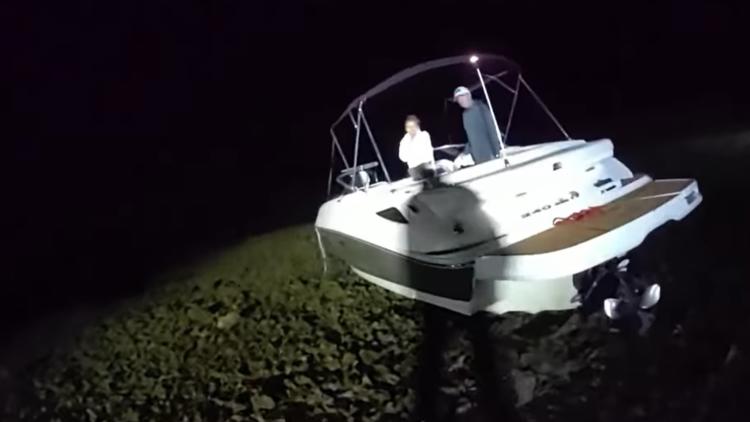 Deputies rescue group from boat stuck on oyster bed near Apollo Beach