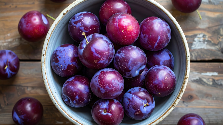 How To Choose Perfect Plums Every Time